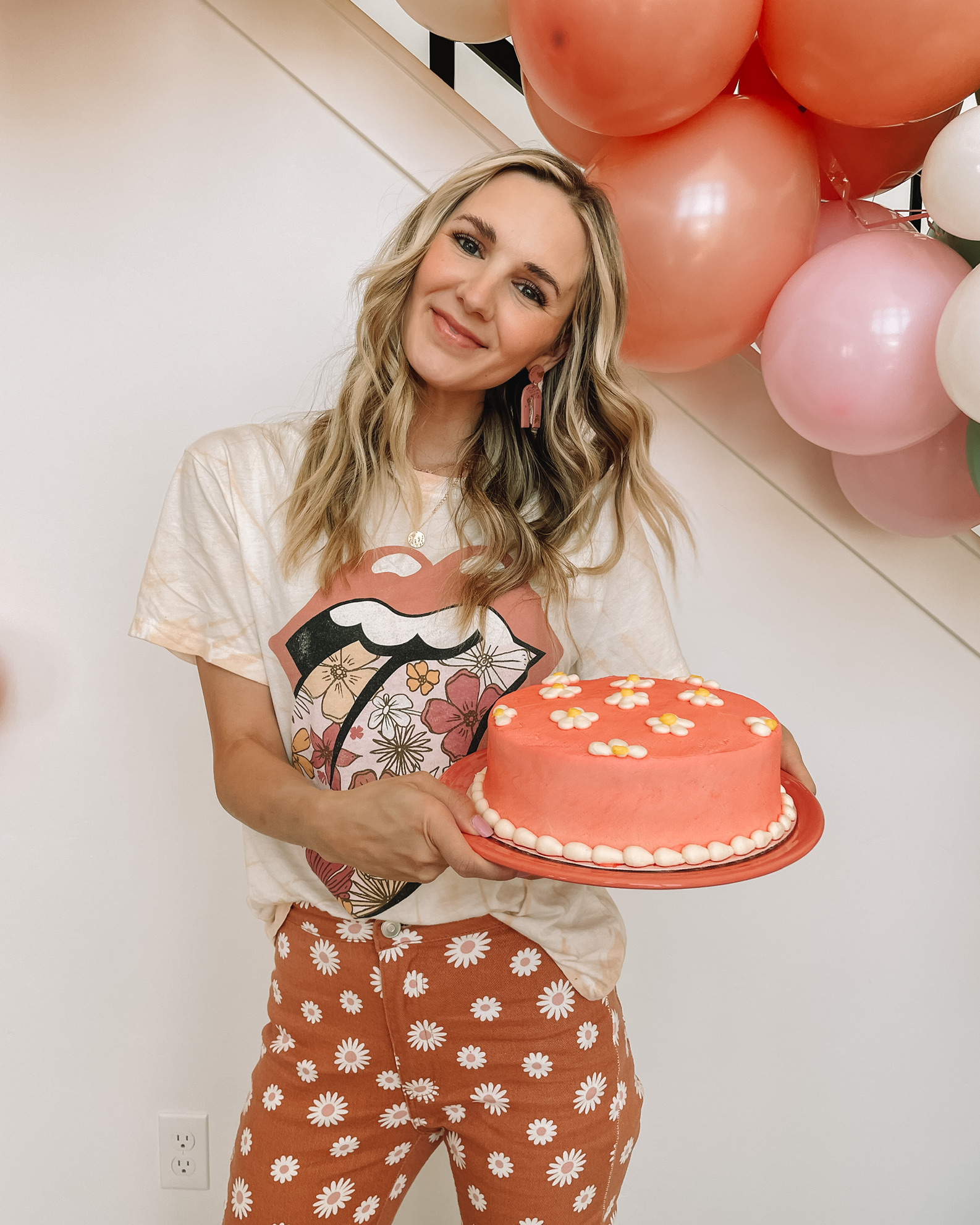 HOW TO CREATE THE CUTEST DAISY THEMED PARTY IN 4 STEPS - Stripes in Bloom