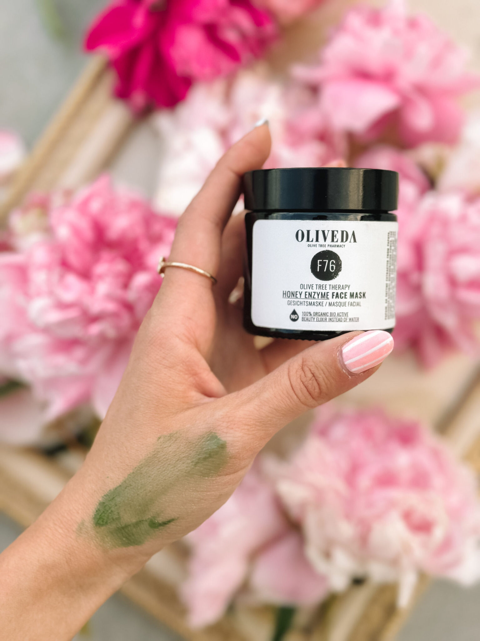 OLIVEDA SKINCARE - WHY IT'S GAINING POPULARITY IN THE US - Stripes in Bloom